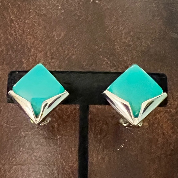 Charel | Jewelry | Vintage Charel Bright Green And Silver Tone Square ...
